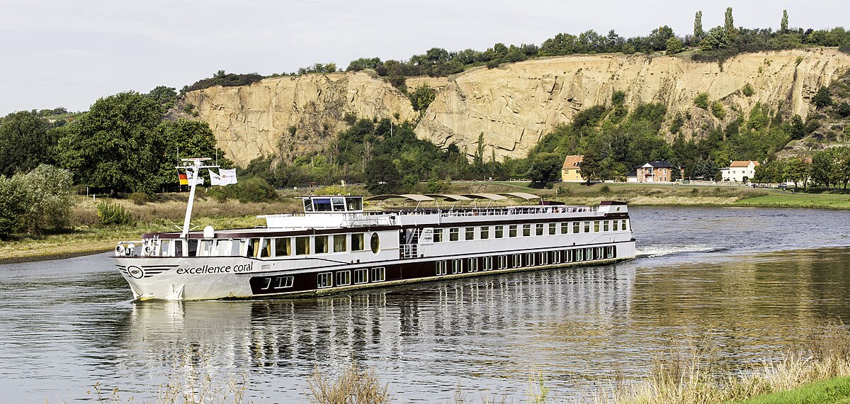 EST-Floattech suppliesbattery system for "Excellence Coral"